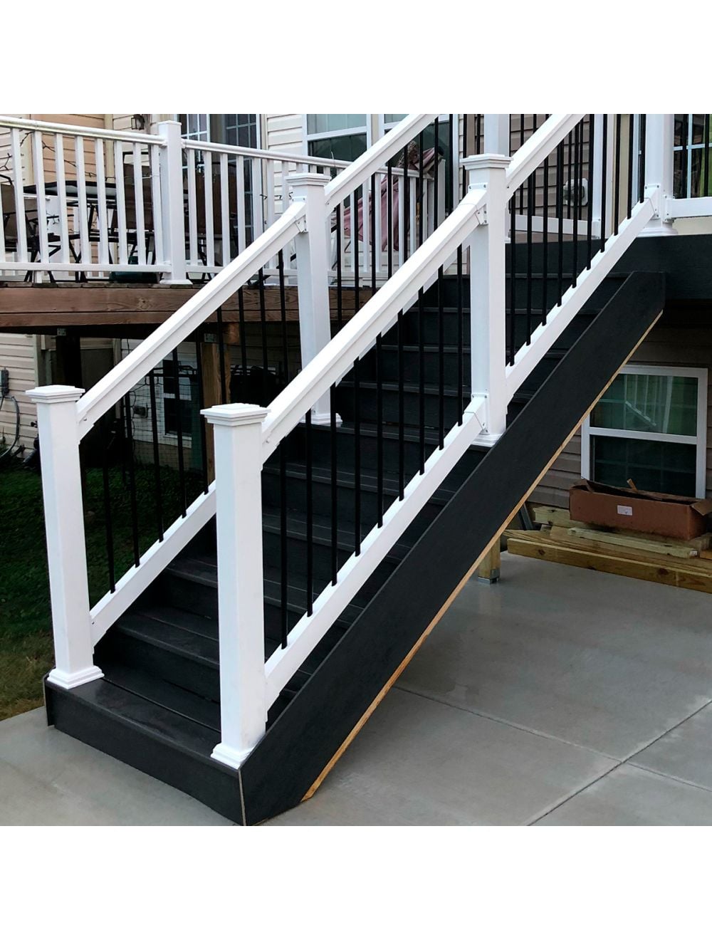 Round Spindle Vinyl Rail Stair Kit (8' Long x 36" High)